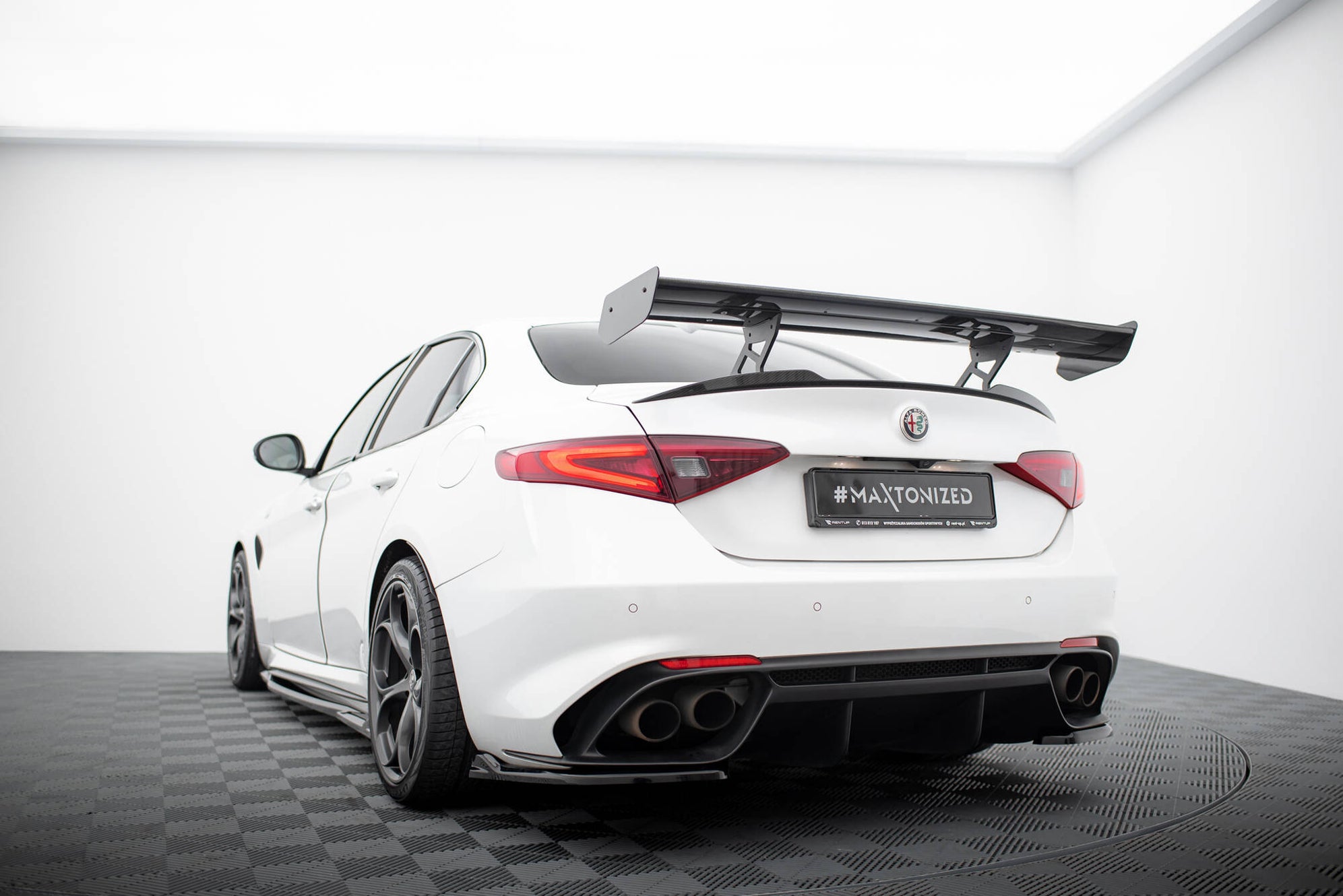 Maxton Design Carbon Spoiler Alfa Romeo Giulia Quadrifoglio — Maxton ...