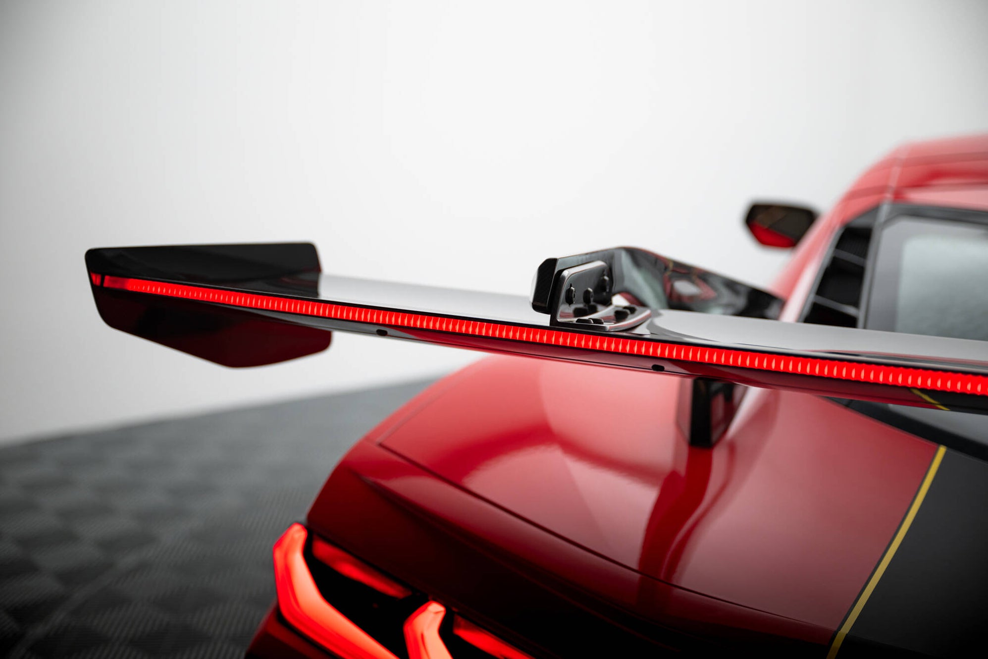 Maxton Design Carbon Spoiler + LED Chevrolet Corvette C8 — Maxton Design AU