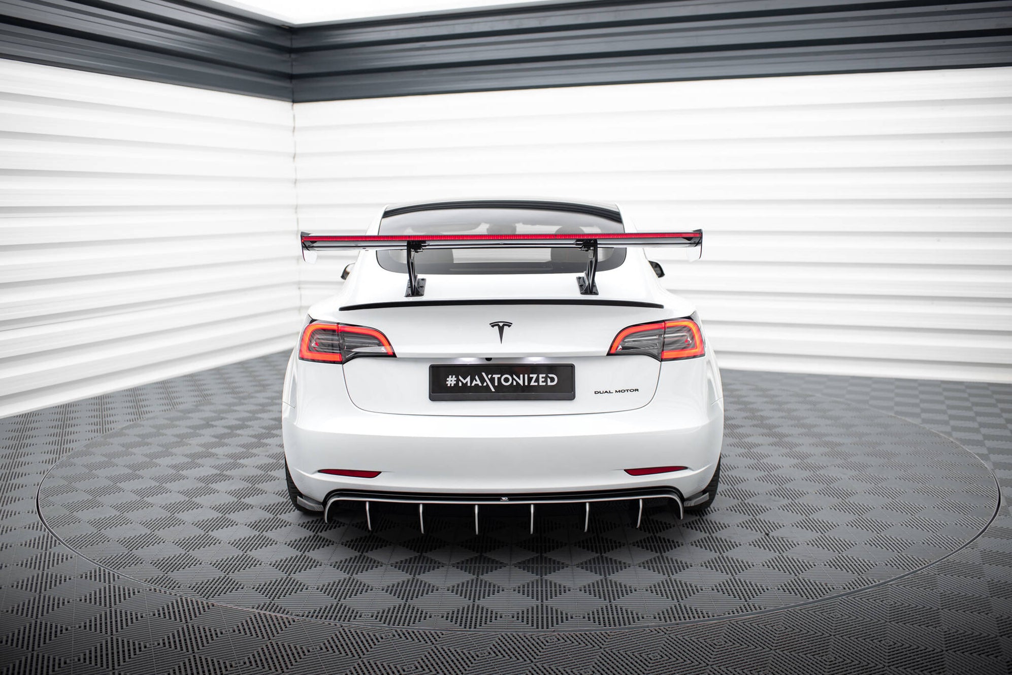 Maxton Design Carbon Spoiler + LED Tesla Model 3 — Maxton Design AU