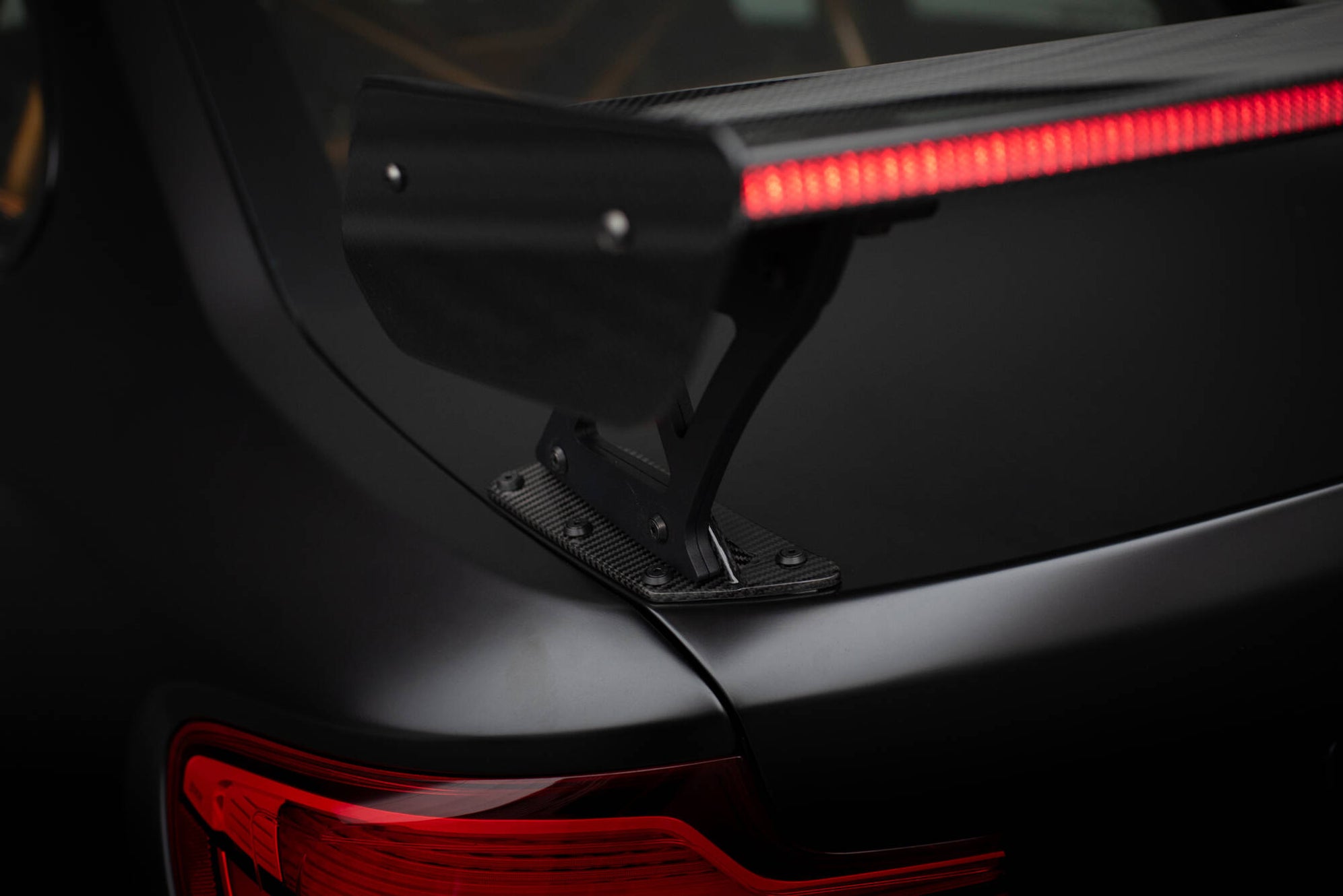 Maxton Design Carbon Spoiler With External Brackets Uprights + LED BMW ...
