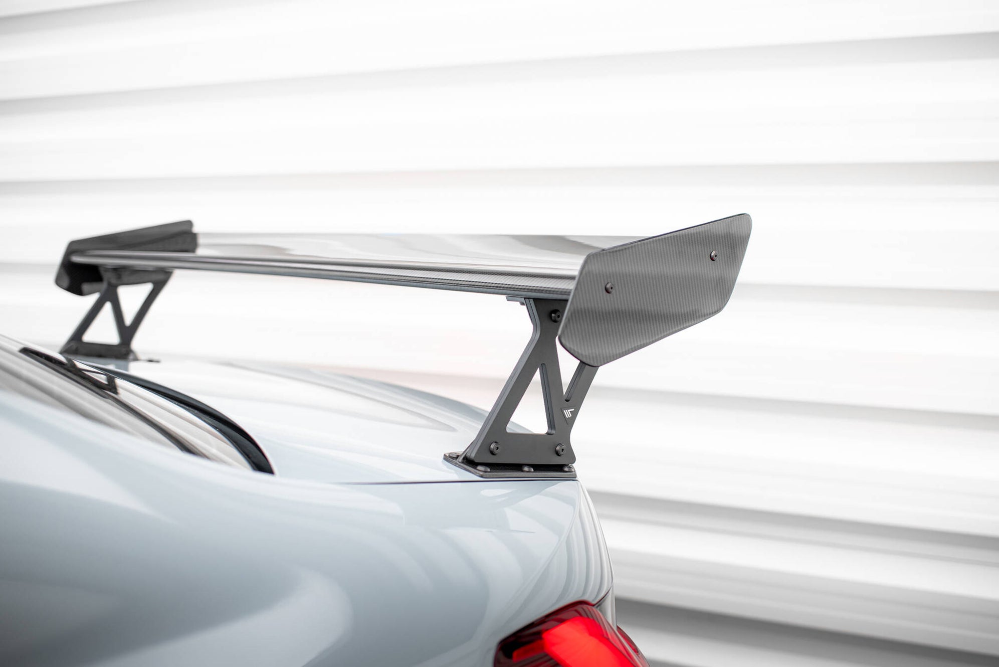 Maxton Design Carbon Spoiler With External Brackets Uprights + LED BMW ...