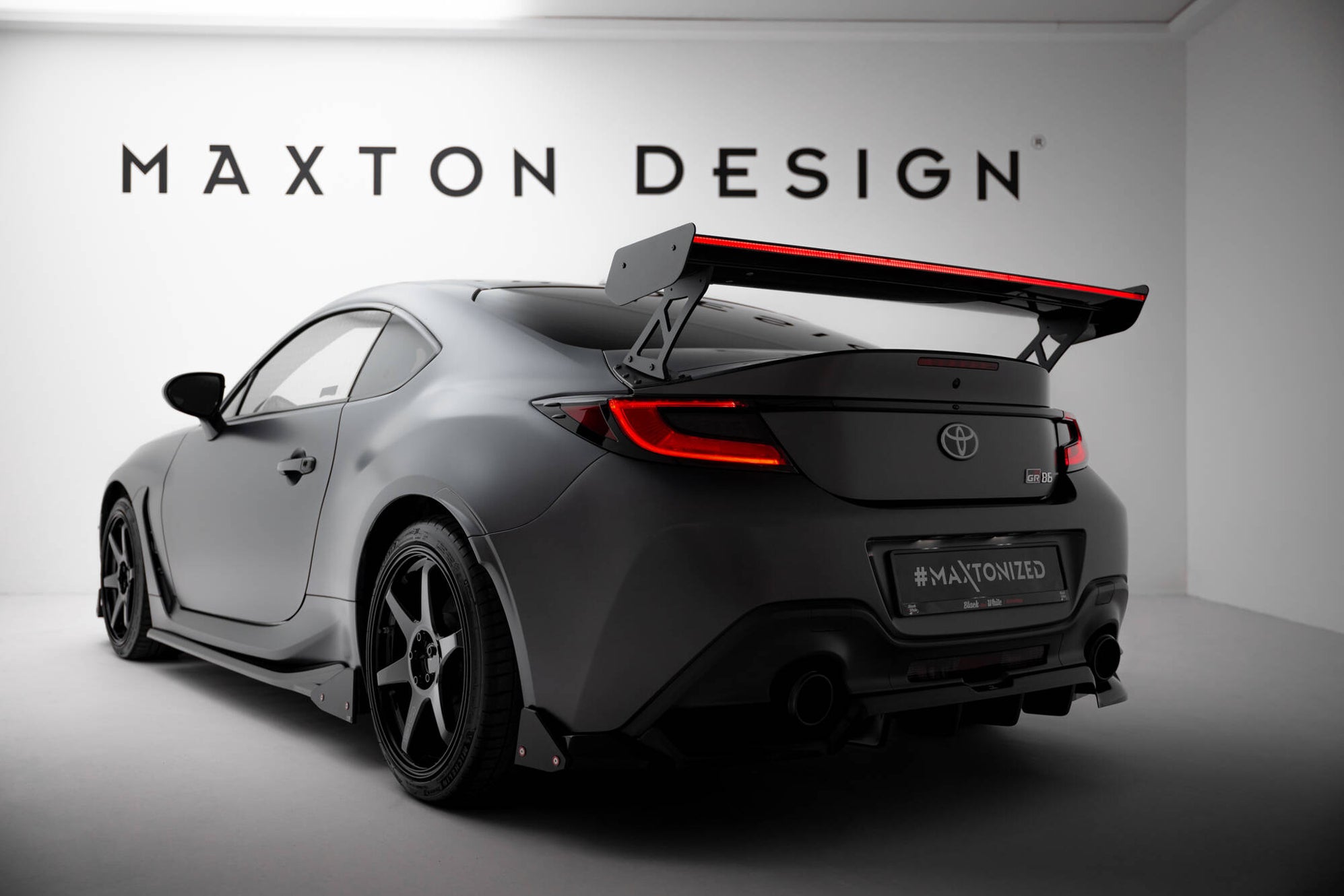 Maxton Design Carbon Spoiler With External Brackets Uprights + LED Toy ...