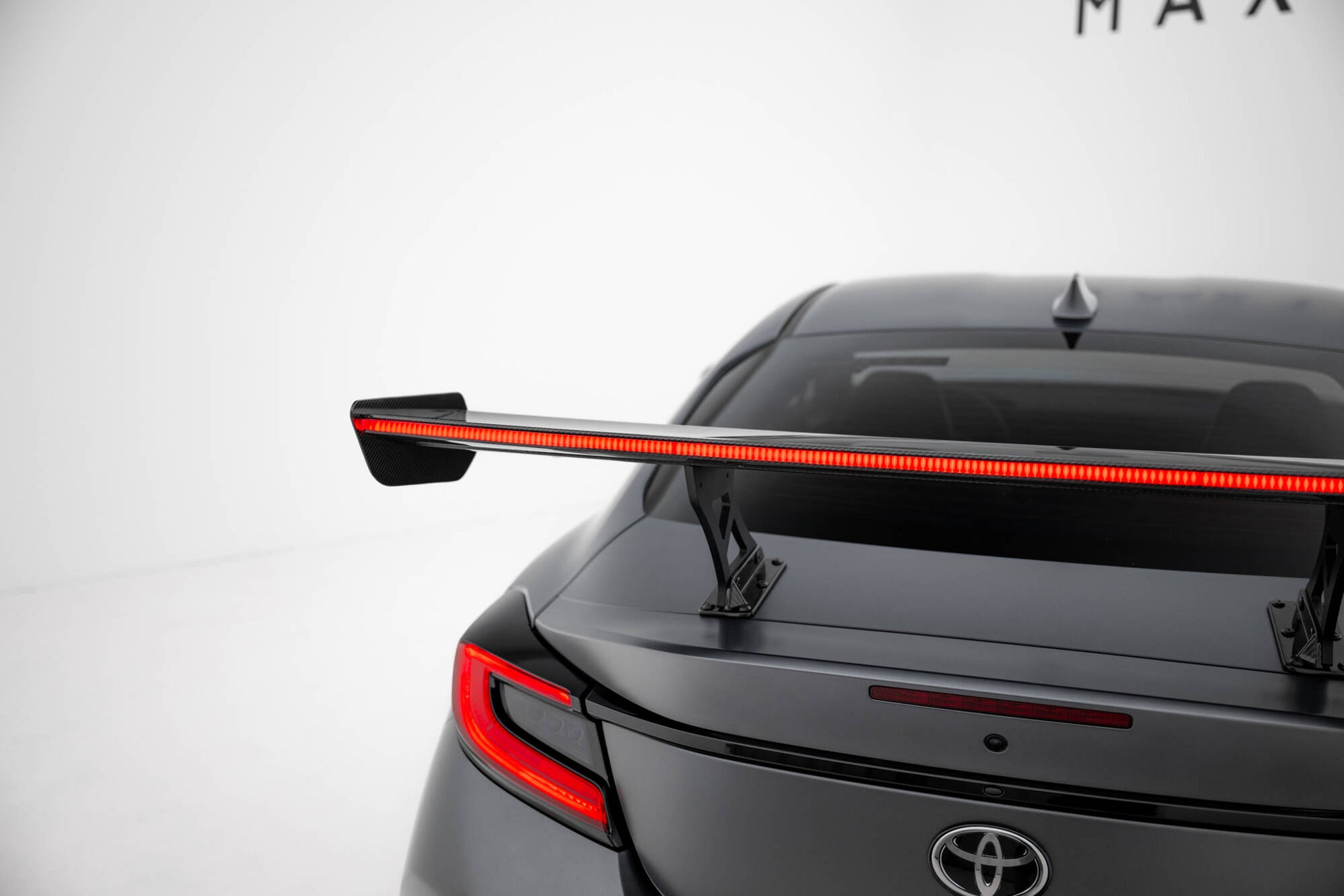 Maxton Design Carbon Spoiler With Internal Brackets Uprights + LED Toy ...