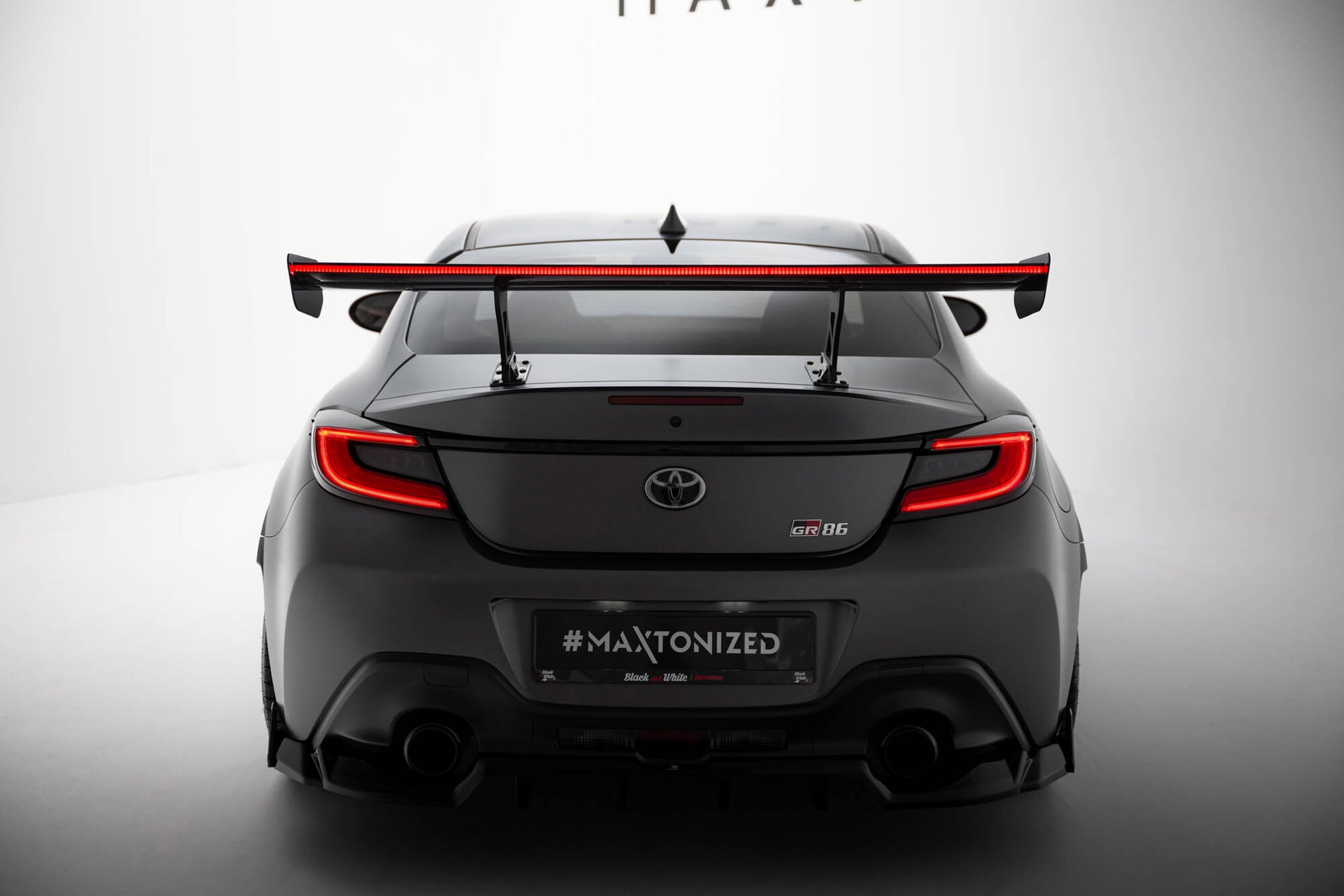 Maxton Design Carbon Spoiler With Internal Brackets Uprights + LED Toy ...