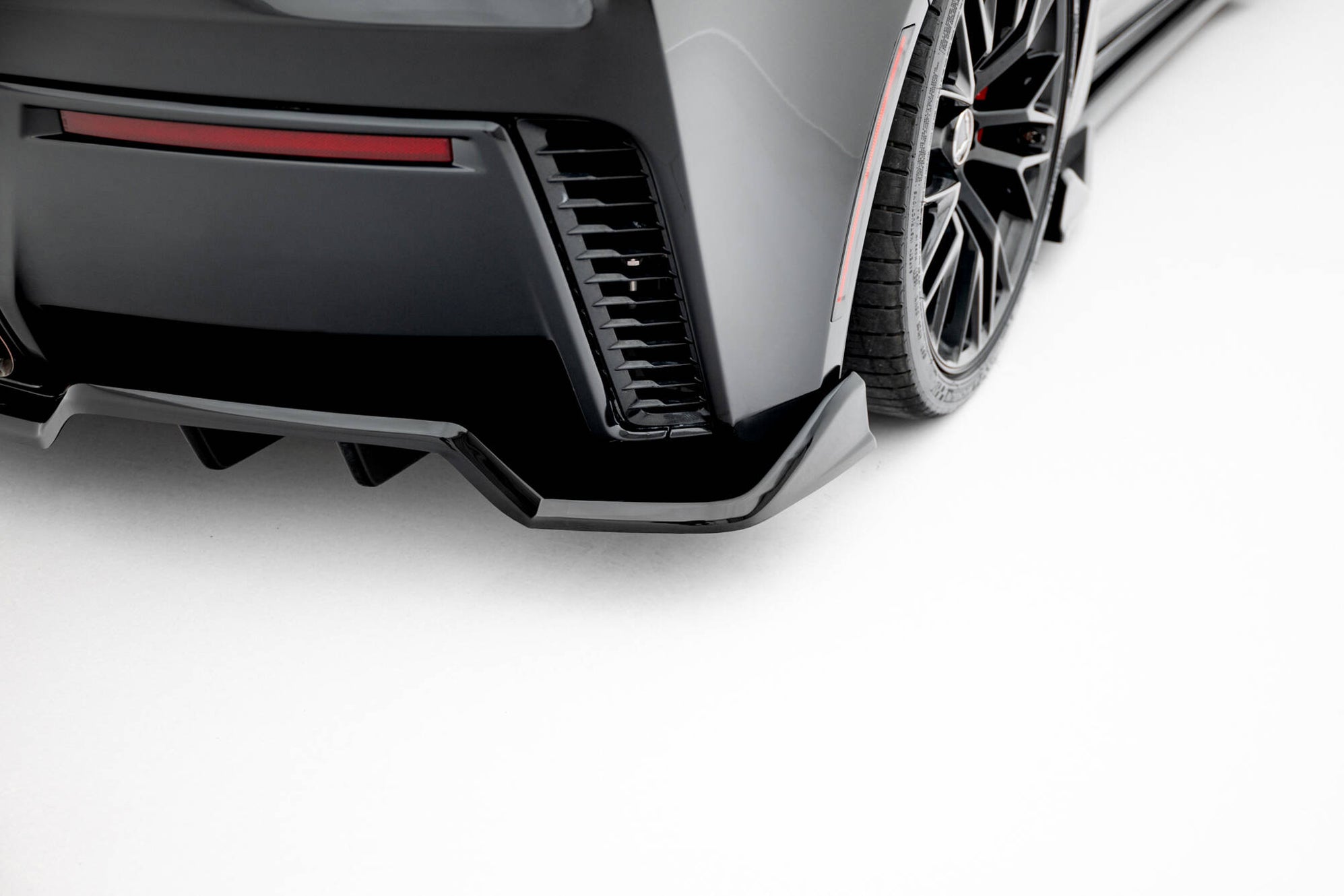 Maxton Design Central Rear Splitter (with vertical bars) Chevrolet Cor ...